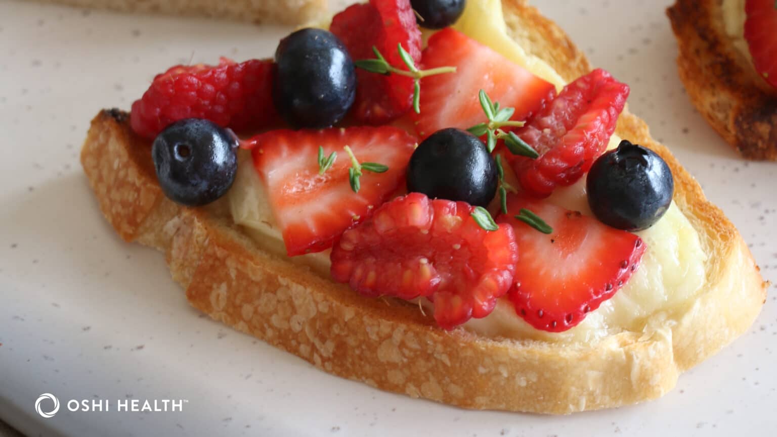 Recipe: Brie and Berry Toast - Oshi Health